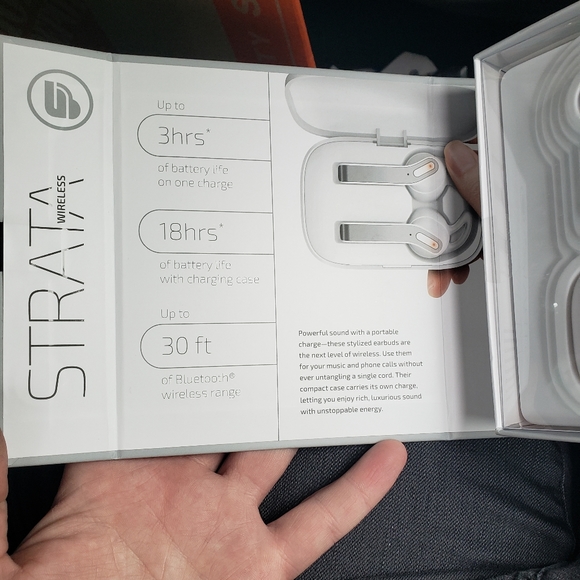 Merkury Innovations | Headphones | Nwt Strata True Wireless Earbuds By ...